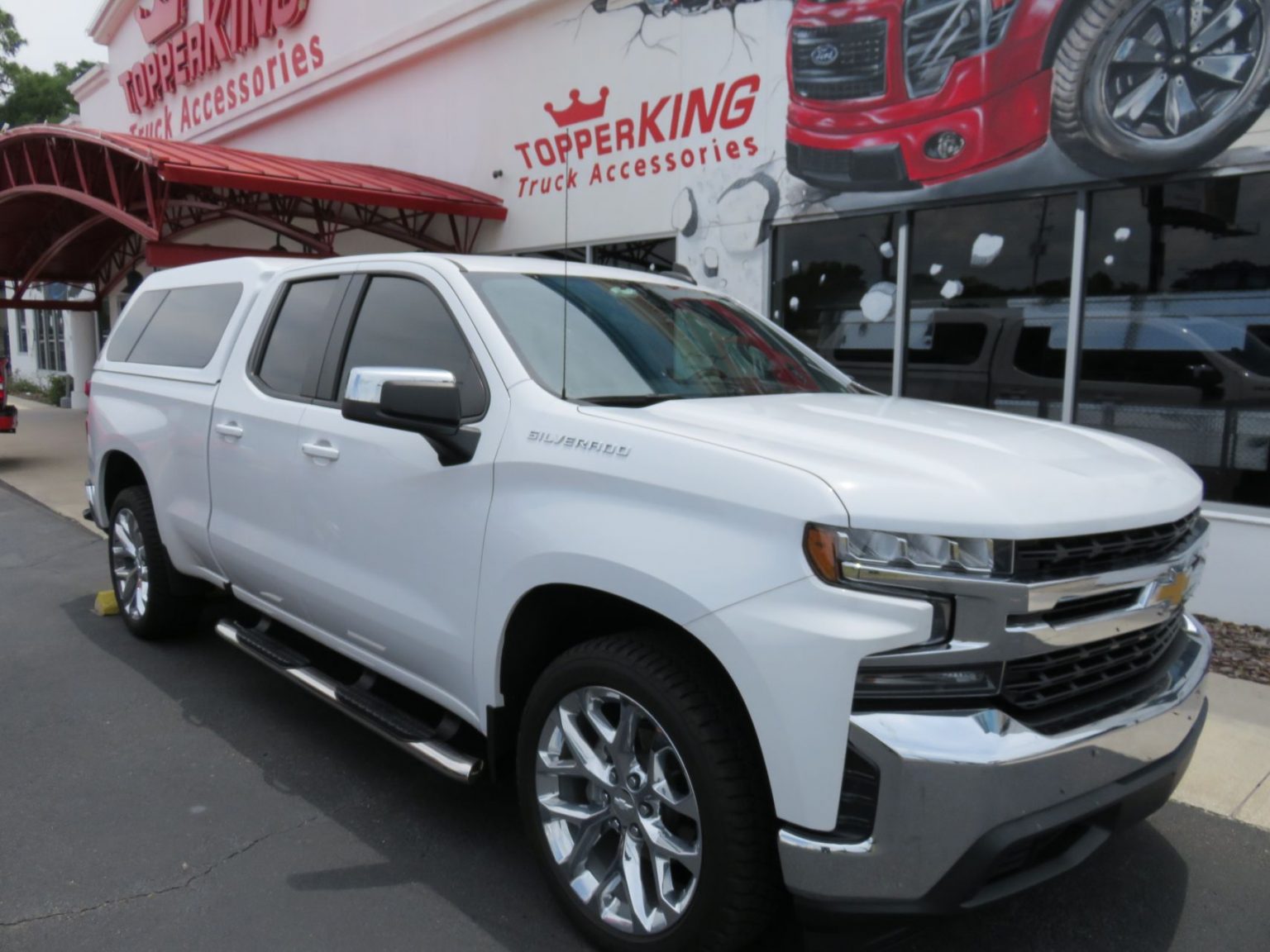 2020 White Chevy Silverado LEER 100XL - TopperKING : TopperKING ...