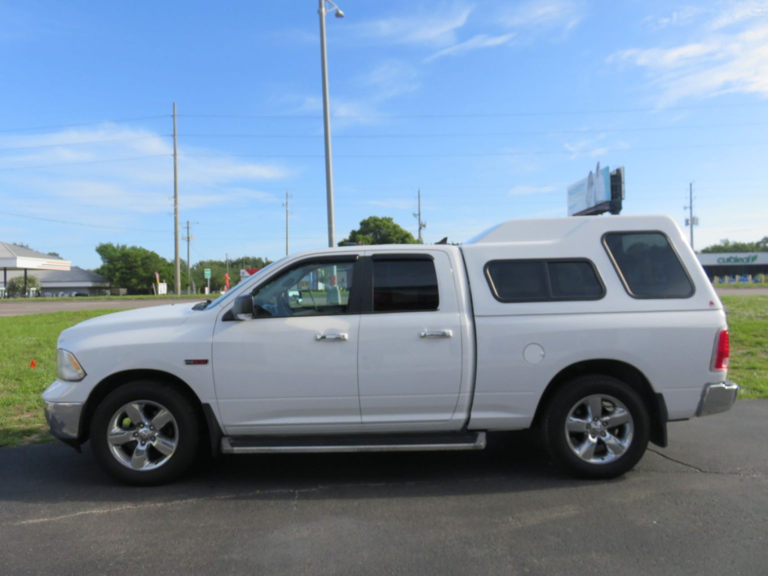 2018 white Ram 1500 with LEER 122 topper - TopperKING : TopperKING ...