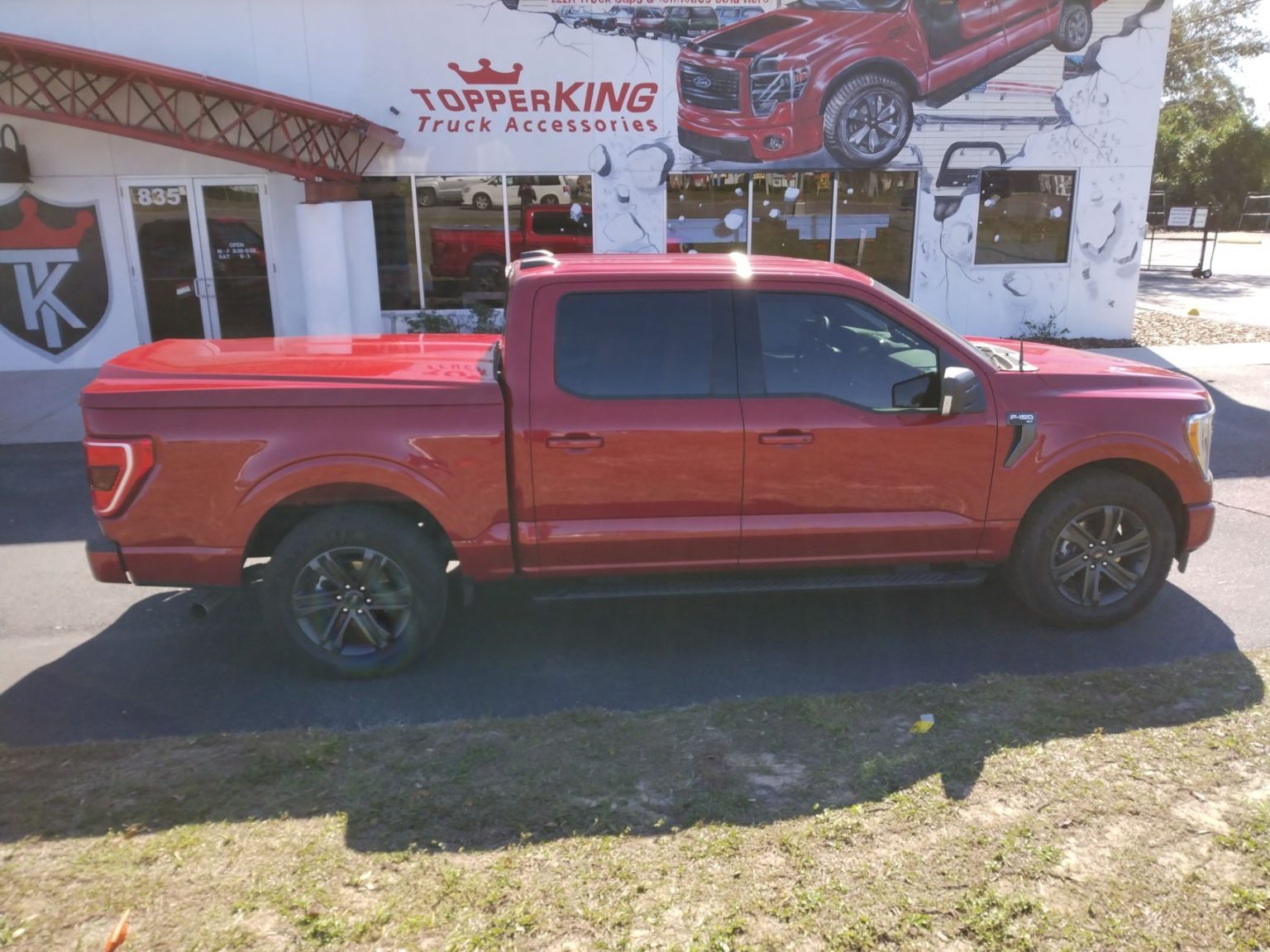 2022 red Ford F150 with Leer 700 - TopperKING : TopperKING | Providing ...